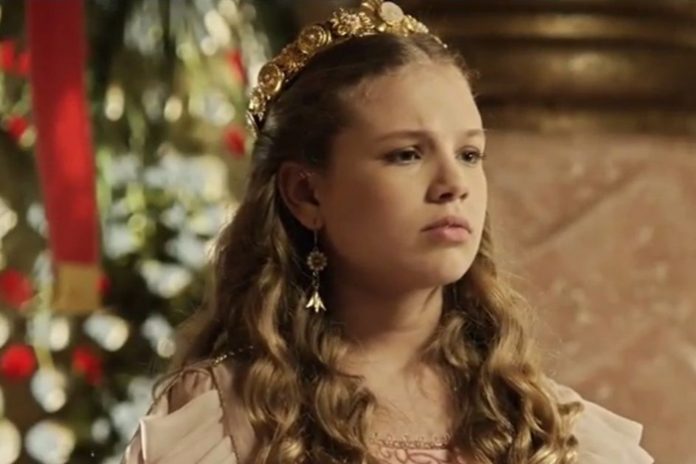 Conheça Andréa, personagem de Letícia Peroni, na novela “Topíssima ...